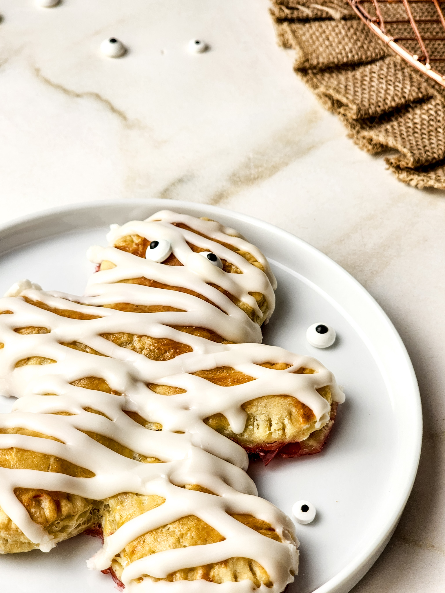 DIY Mummy Halloween Pop Tarts - Crazy For Couponing